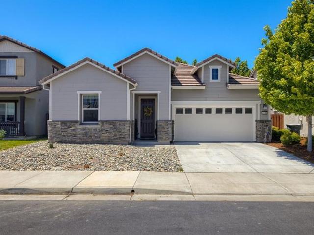 1230 Columbia Dr, Dixon, CA 95620