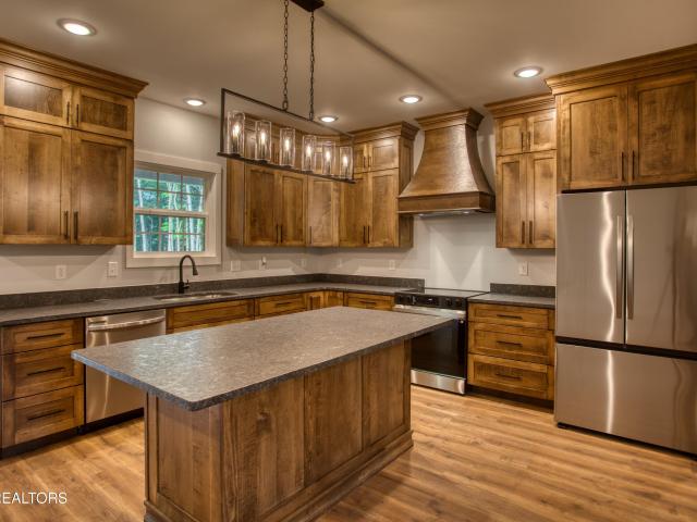 1230 Darrow Ridge Rd
