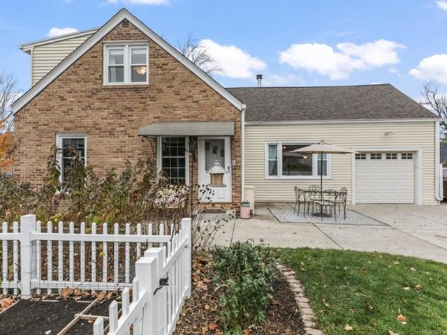 1230 Georges Ave, Brookfield, WI 53045