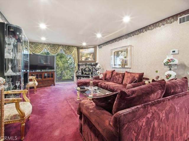 1230 Horn Ave 402