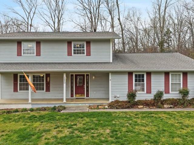 1230 Live Oak Cir, Knoxville, TN 37932