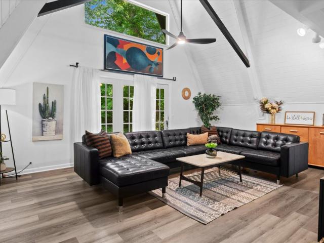 1230 Valencia Drive