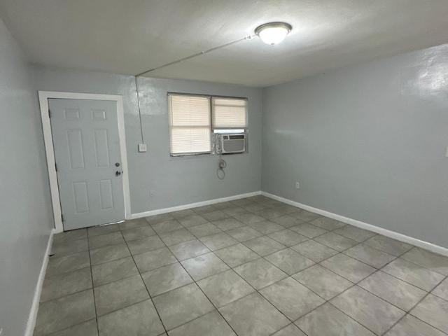 1230 W 3 St