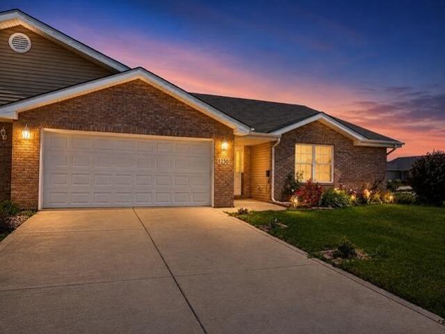 1230 W 82nd Ln, Merrillville, IN 46410