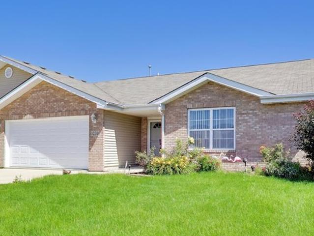 1230 W 82nd Ln, Merrillville, IN 46410