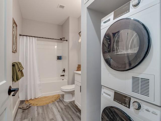 1230 1 Bedroom Apartment for Rent at 1230 Elm St, Manchester, NH 03101 Downtown Manchester