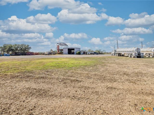 Commercial: MLS #598101
