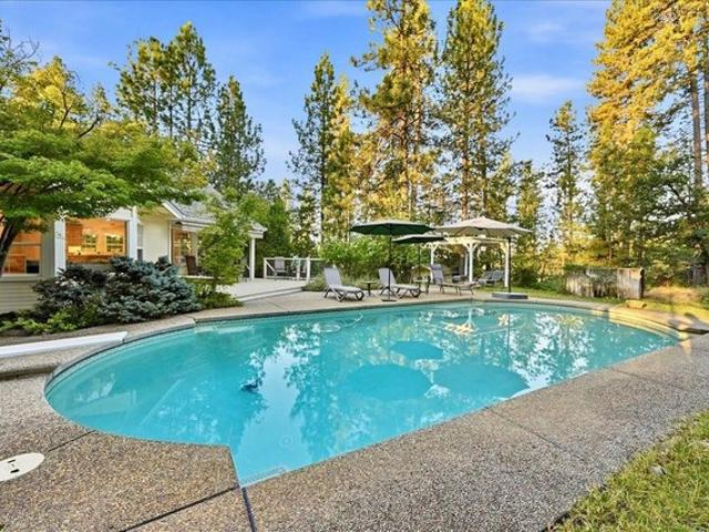 12310 Pine Crest Dr, Grass Valley, CA 95949