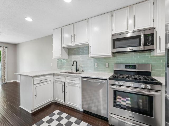 12311 Oak Leaf Court