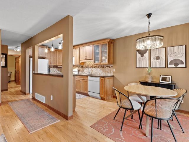12312 Oak Leaf Court