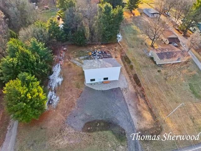 12315 Podunk Ave NE, Greenville, MI 48838