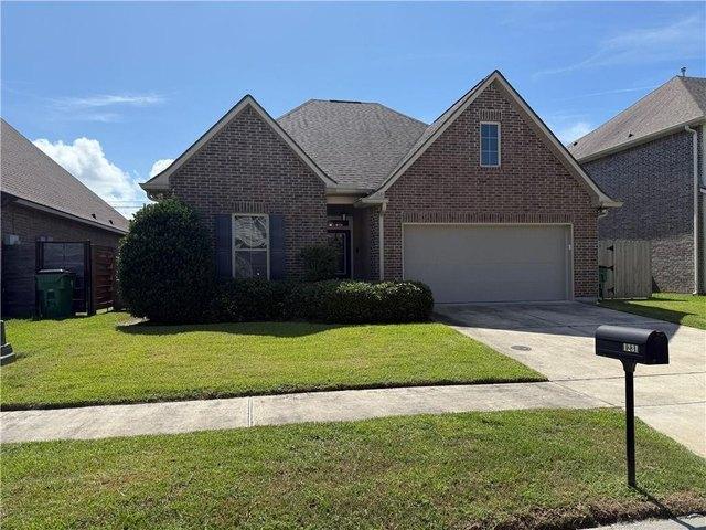 1231 Burgess Dr, Marrero, LA 70072