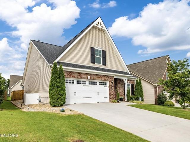 1231 Branch Creek Ln, Maryville, TN 37801