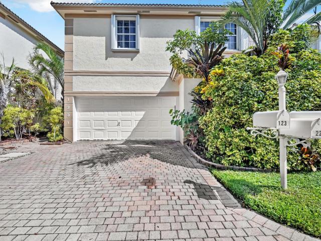 1231 Hayes St, Hollywood, FL 33019 | MLS #F10555 | Compass