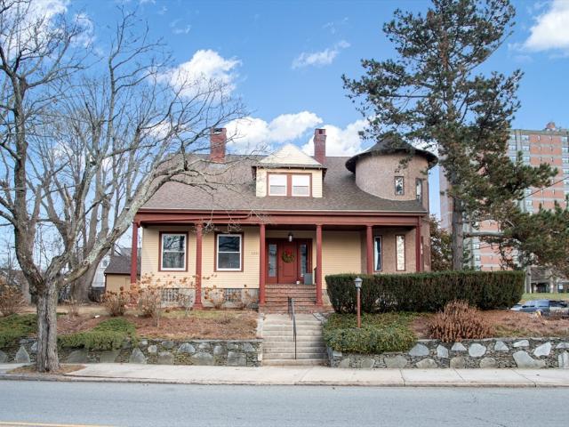 1231 Robeson St, Fall River, MA 02720 | MLS #73462