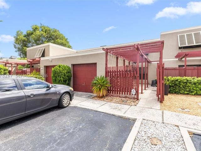1231 W Fairway Rd, Pembroke Pines, FL 33026
