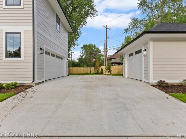 1231 Woodsboro Drive