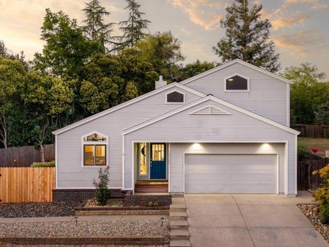 12323 Hidden Meadows Cir, Auburn, CA 95603