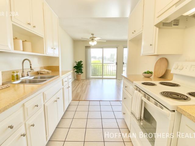 12320 Burbank Blvd Valley Village CA 91607