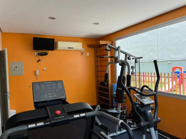 123242 Apartamento reformado com 97m², 3 dormitórios 1 suíte andar alto, localização privilegiada