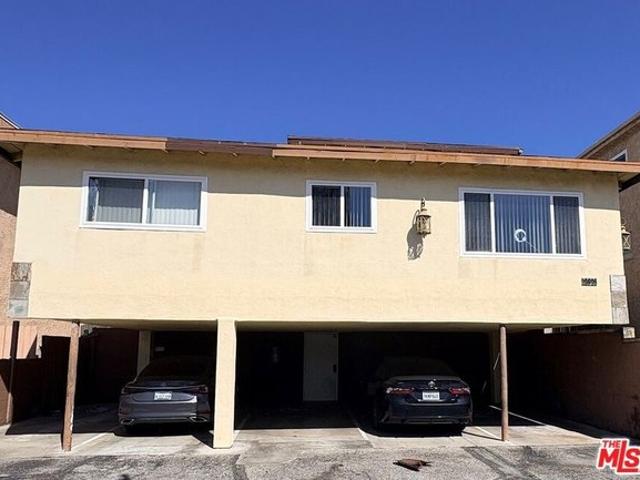 12325 Riverside Dr, Valley Village, CA 91607