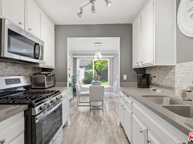 12328 Runnymede St Unit 4, North Hollywood, CA 91605