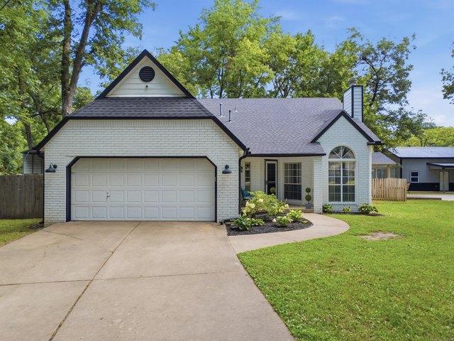 12329 E 137th St S, Broken Arrow, OK 74011