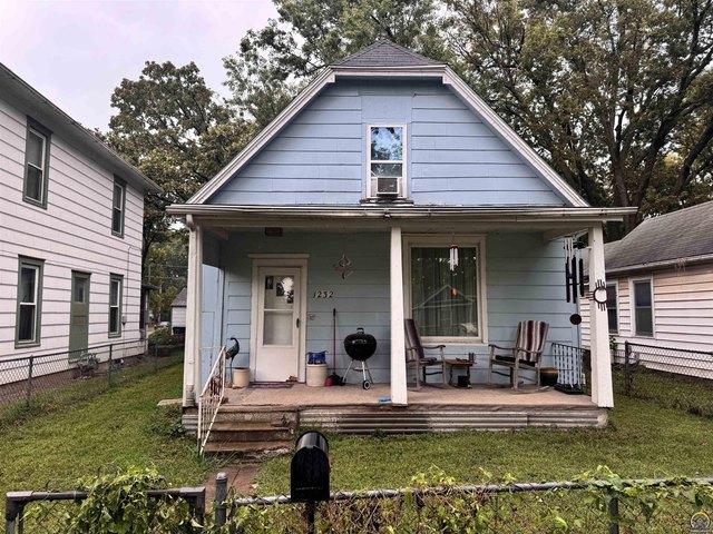 1232 NW Jackson St, Topeka, KS 66608