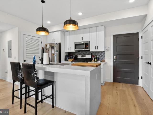 1232 N Front Street # 3D