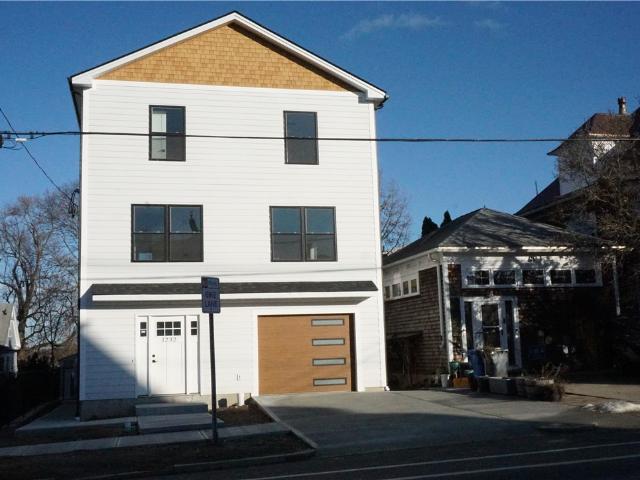 1232 Narragansett Blvd, Cranston, RI 02905 | MLS #1406