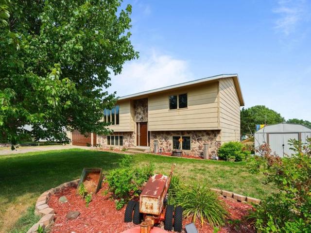 1232 Cypress Rd, Saint Cloud, MN 56303