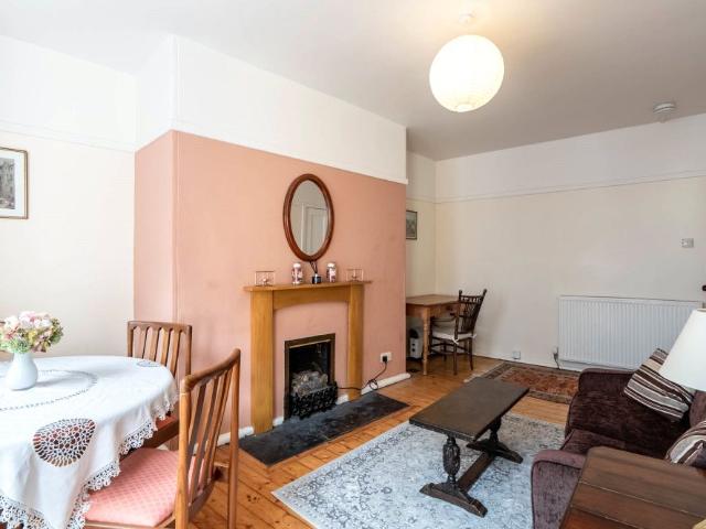 123/2 Canongate