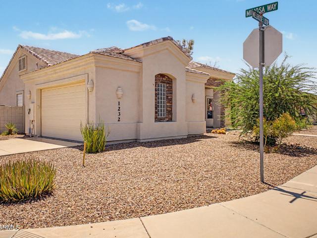 1232 e melrose loop