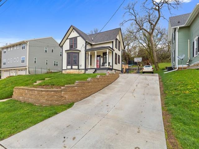 1232 E North St, Waukesha, WI 53188