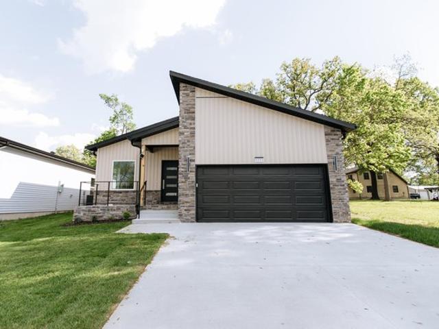 1232 E Paragon Ave, Springfield, MO 65803