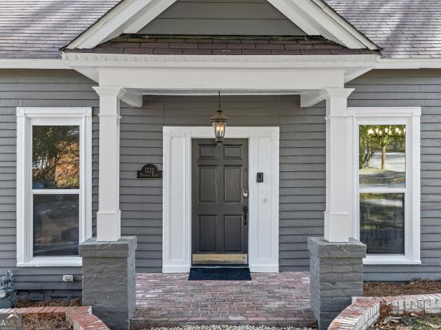 1232 Hickman Road