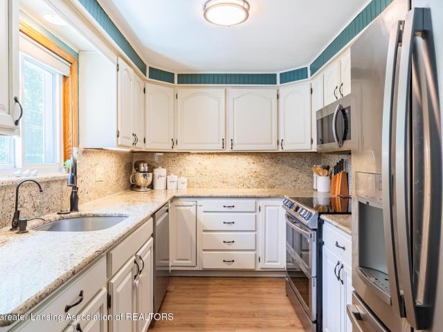 1232 Sandhill Drive