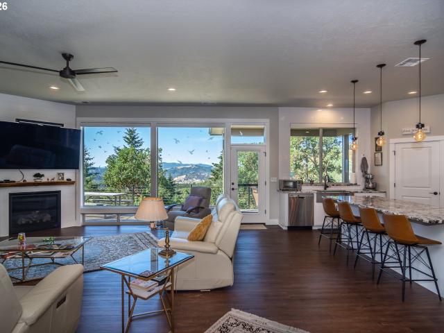 1232 southridge way