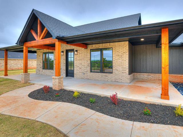 1232 Twin Oaks Drive