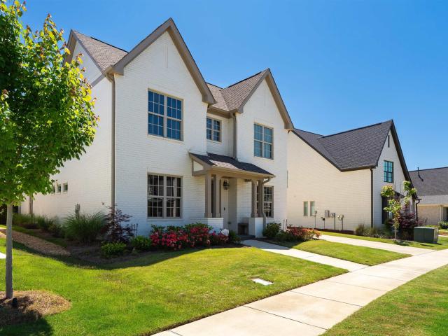 1232 Tower Lane