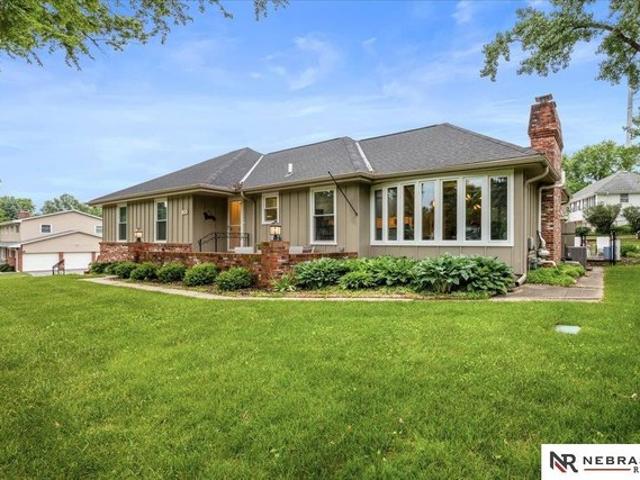 12333 Shamrock Rd, Omaha, NE 68154