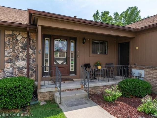 12336 Nantucket Dr Unit 3, Green Oak Township, MI 48178