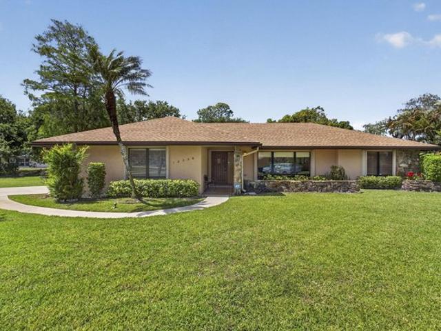 12338 Old Country Rd N, Wellington, FL 33414