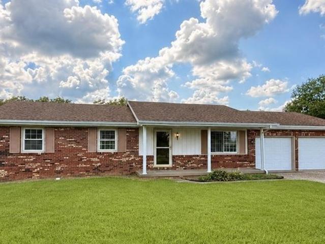 1233 N Eskew Rd, Boonville, IN 47601