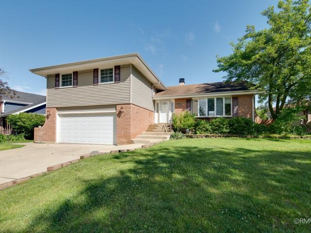 1233 N Hickory Trail