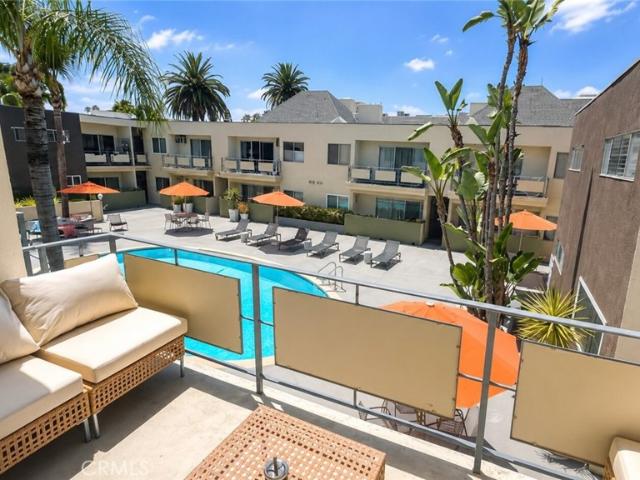 1233 N Laurel 211