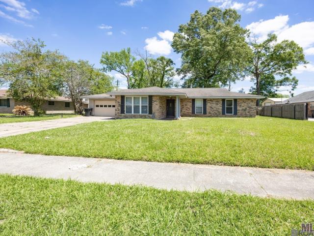 1233 Ashbourne Dr, Baton Rouge, LA 70815 | MLS #BR2025019 | Compass
