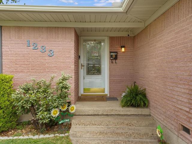 1233 Bardfield Avenue