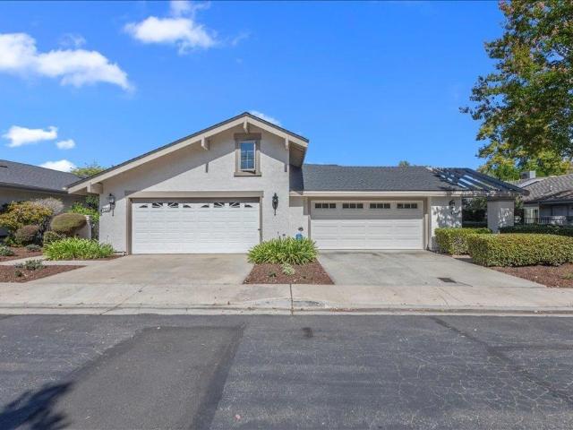 1233 Camino Del Lago