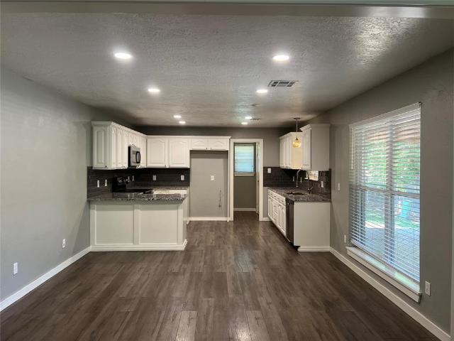 1233 Crossroads Court